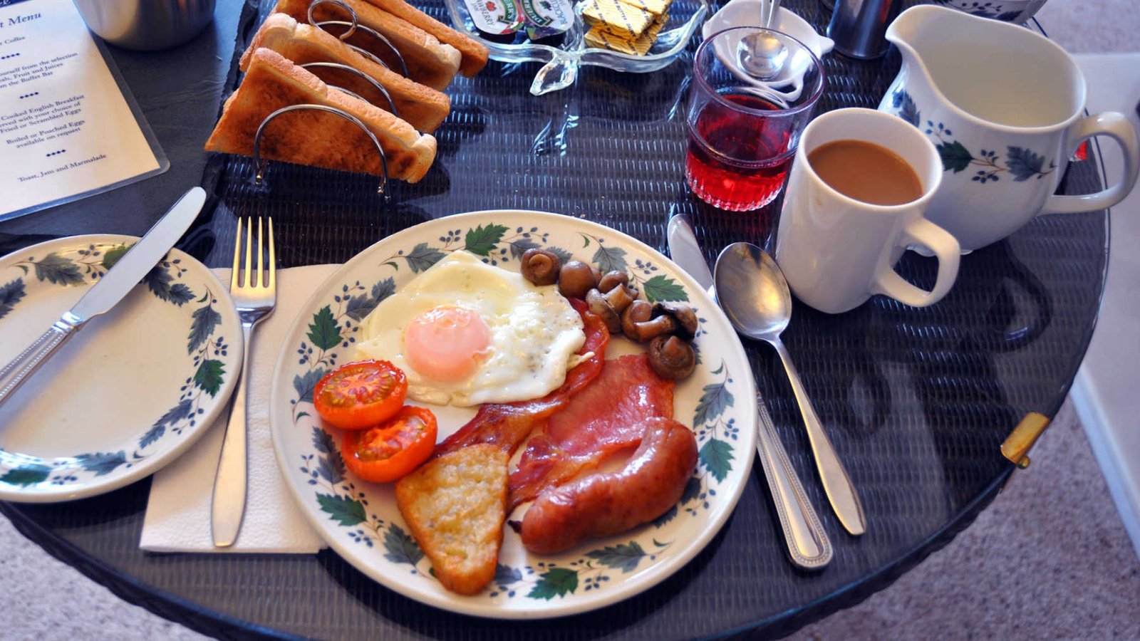 Tips for Enjoying a Fancy Hotel Breakfast on a Budget - Hotel Grouper